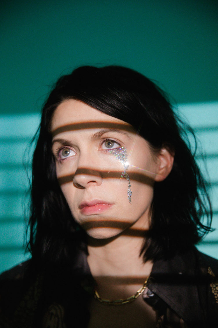 K.Flay stellt ihre "Outside Voices" vor! - Radio:Active Magazine