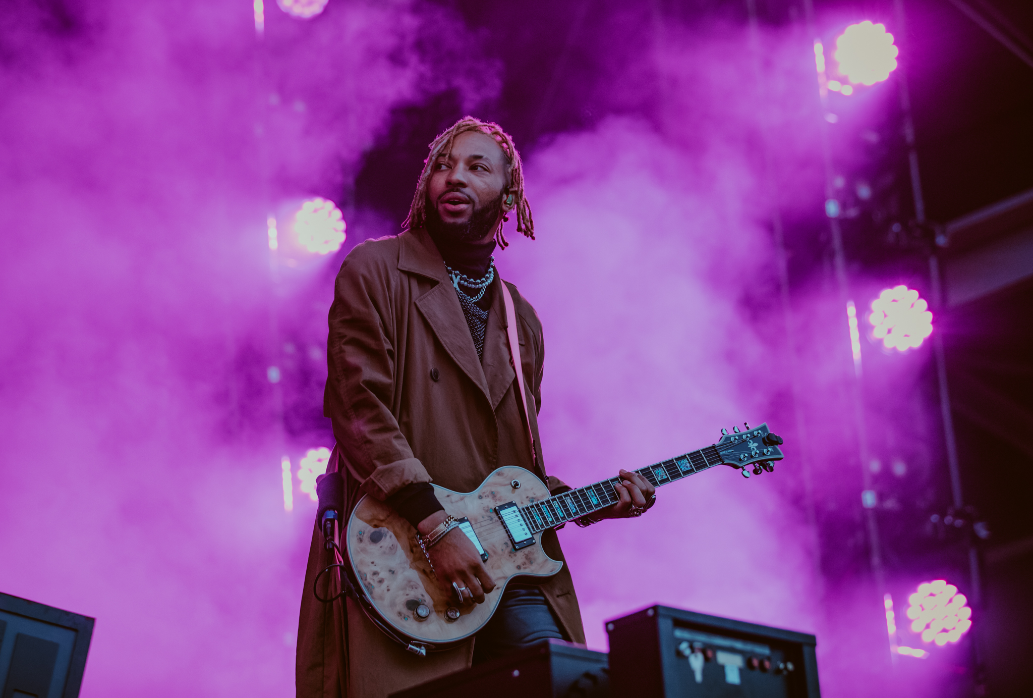 MGK hat "9 lives" - Radio:Active Magazine